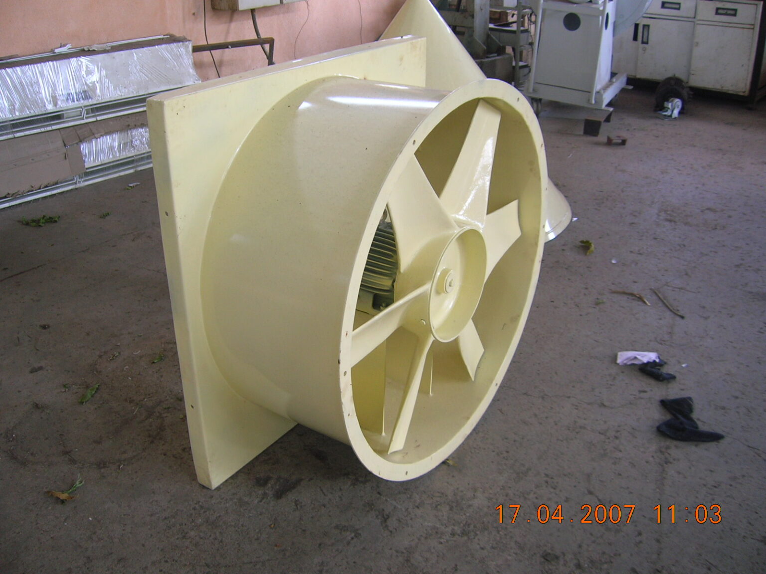 10 Factors That Reduce Industrial Fan Performance (And How to Fix Them)